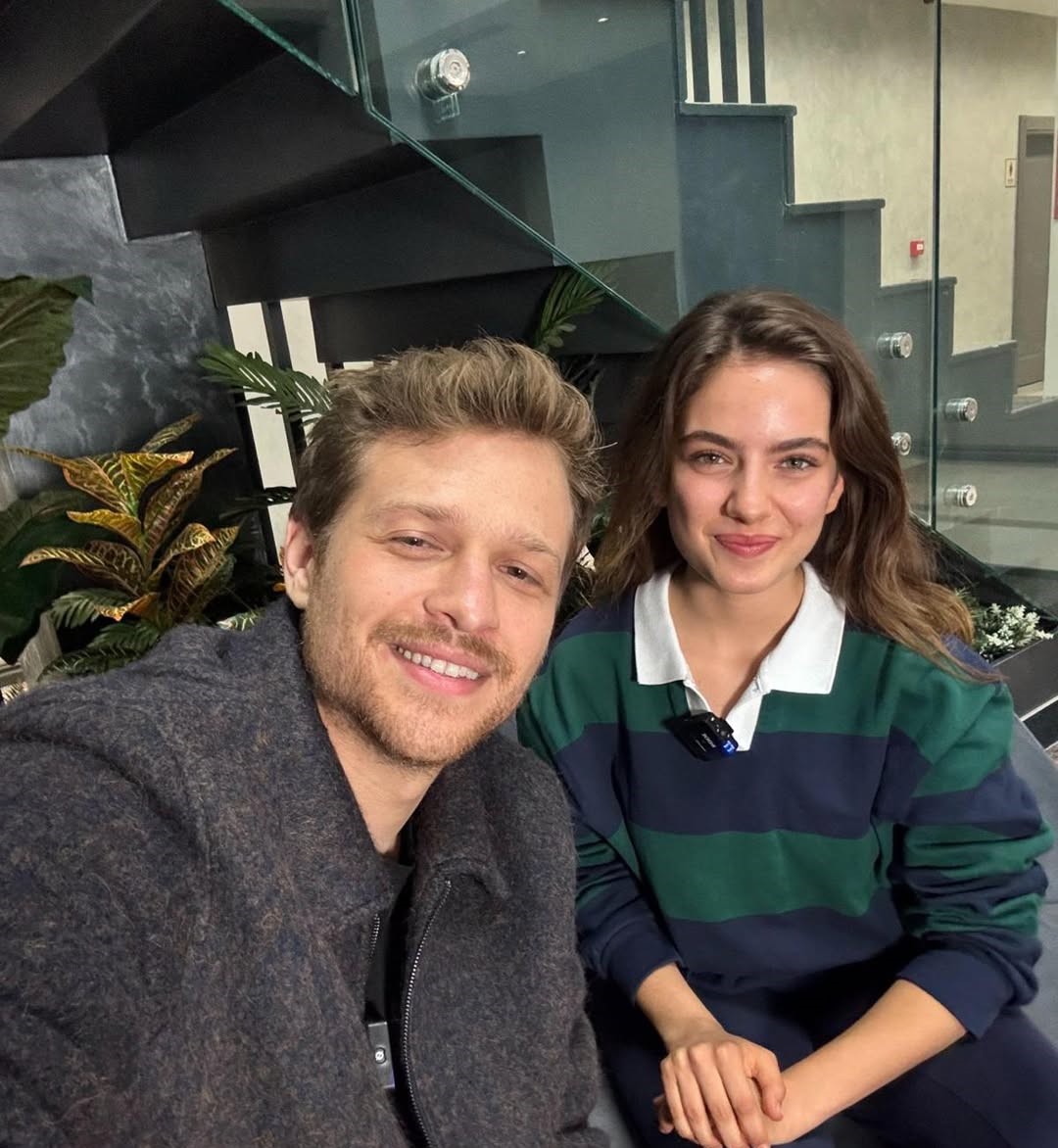 Ava Yaman ve Burak Yörük, “Taşacak Bu Deniz” Hayranlarının Sorularını ...